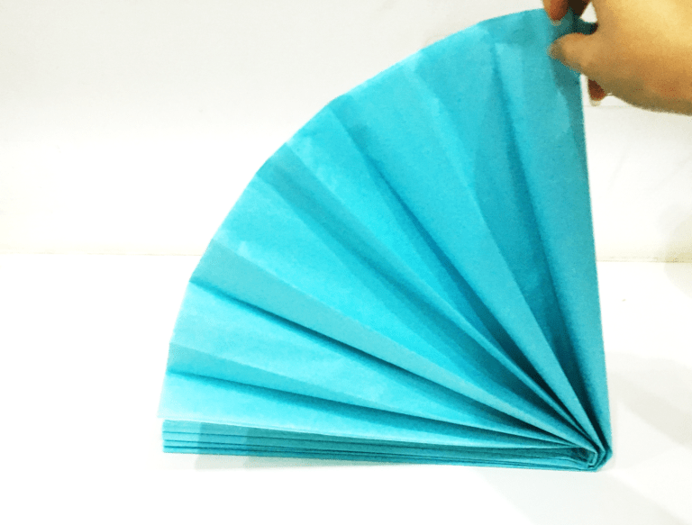 DIY: Tissue Paper Fans – The Party Ville – Party planner Luxembourg ...