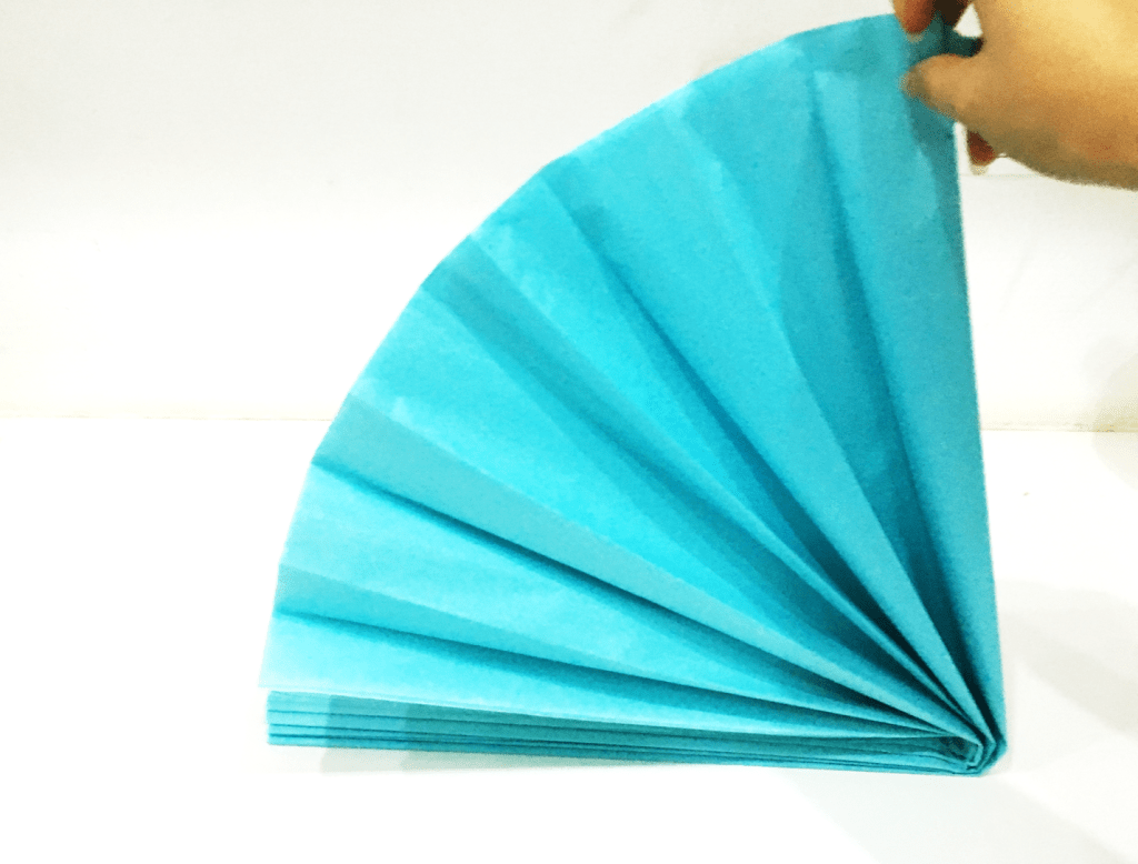 DIY: Tissue Paper Fans – The Party Ville – Party planner Luxembourg ...